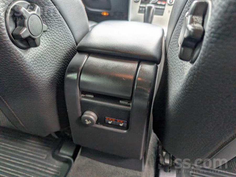 Brūns Volvo XC60 2011 Rīga, ar dzinēja tilpumu 2.40 L un nobraukumu 320 tūkst. km par 7800 €, foto 25 vietnē AUTOMOTO.COM.LV