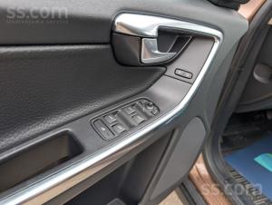 Brūns Volvo XC60 2011 Rīga, ar dzinēja tilpumu 2.40 L un nobraukumu 320 tūkst. km par 7800 €, foto 28 vietnē AUTOMOTO.COM.LV