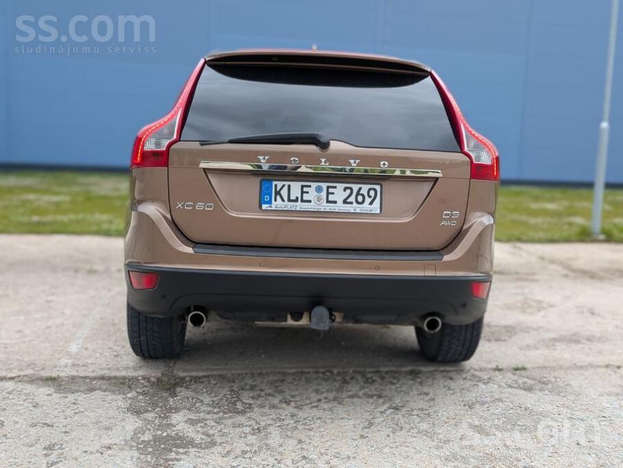 Brūns Volvo XC60 2011 Rīga, ar dzinēja tilpumu 2.40 L un nobraukumu 320 tūkst. km par 7800 €, foto 35 vietnē AUTOMOTO.COM.LV