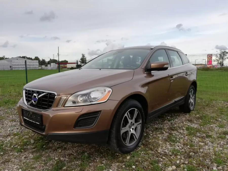 Brūns Volvo XC60 2011 Saldus, ar dzinēja tilpumu 2.40 L un nobraukumu 210 tūkst. km par 9700 €, foto 1 vietnē AUTOMOTO.COM.LV