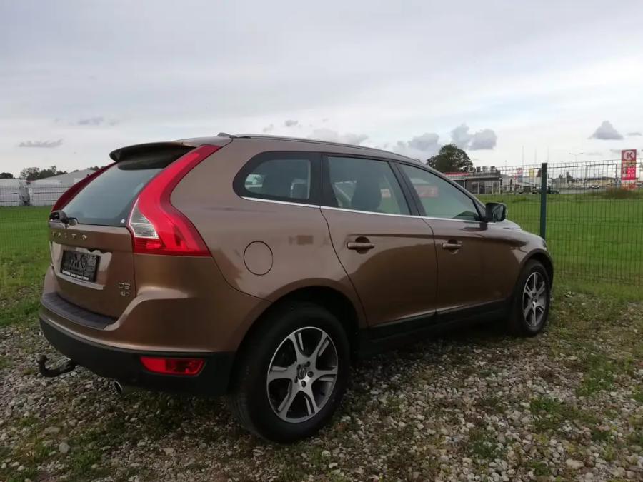 Brūns Volvo XC60 2011 Saldus, ar dzinēja tilpumu 2.40 L un nobraukumu 210 tūkst. km par 9700 €, foto 3 vietnē AUTOMOTO.COM.LV