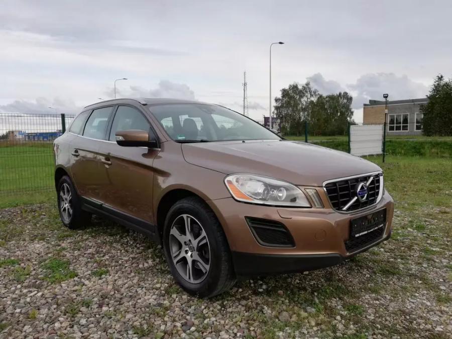Brūns Volvo XC60 2011 Saldus, ar dzinēja tilpumu 2.40 L un nobraukumu 210 tūkst. km par 9700 €, foto 4 vietnē AUTOMOTO.COM.LV