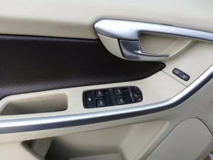 Brūns Volvo XC60 2011 Saldus, ar dzinēja tilpumu 2.40 L un nobraukumu 210 tūkst. km par 9700 €, foto 16 vietnē AUTOMOTO.COM.LV