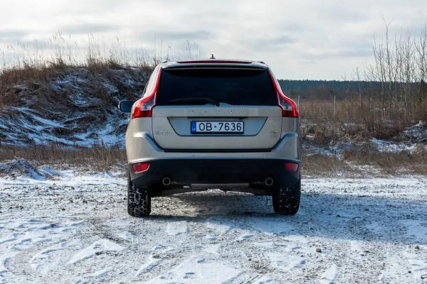 Brūns Volvo XC60 2011 Rīga, ar dzinēja tilpumu 2.40 L un nobraukumu 220 tūkst. km par 11995 €, foto 6 vietnē AUTOMOTO.COM.LV
