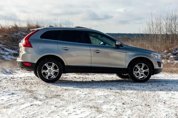 Brūns Volvo XC60 2011 Rīga, ar dzinēja tilpumu 2.40 L un nobraukumu 220 tūkst. km par 11995 €, foto 7 vietnē AUTOMOTO.COM.LV