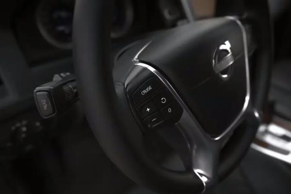 Brūns Volvo XC60 2011 Jelgava, ar dzinēja tilpumu 2.40 L un nobraukumu 380 tūkst. km par 8700 €, foto 9 vietnē AUTOMOTO.COM.LV