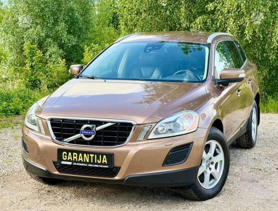 Brown Volvo XC60 2011 in Siauliai, with an engine capacity of 2.40 L and mileage of 267 thousand km for 11999 €, photo 3 on AUTOMOTO.COM.LV