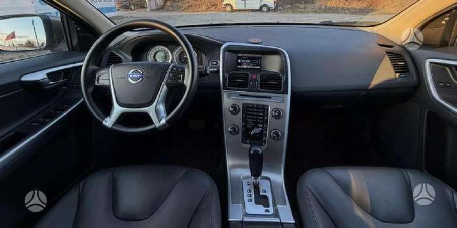 Brown Volvo XC60 2011 in Siauliai, with an engine capacity of 2.40 L and mileage of 267 thousand km for 11999 €, photo 23 on AUTOMOTO.COM.LV