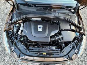 Brown Volvo XC60 2011 in Siauliai, with an engine capacity of 2.40 L and mileage of 267 thousand km for 11999 €, photo 40 on AUTOMOTO.COM.LV