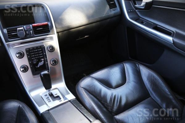 Brūns Volvo XC60 2011 Ogre, ar dzinēja tilpumu 2.00 L un nobraukumu 342 tūkst. km par 6495 €, foto 6 vietnē AUTOMOTO.COM.LV