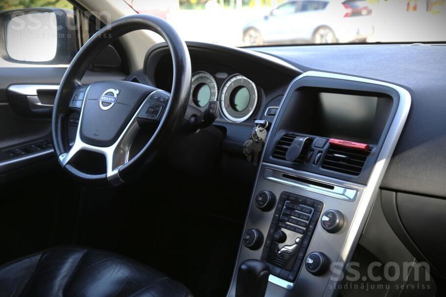 Brūns Volvo XC60 2011 Ogre, ar dzinēja tilpumu 2.00 L un nobraukumu 342 tūkst. km par 6495 €, foto 9 vietnē AUTOMOTO.COM.LV