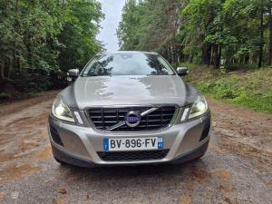 Brown Volvo XC60 2011 in Vilnius, with an engine capacity of 2.40 L and mileage of 276 thousand km for 8400 €, photo 9 on AUTOMOTO.COM.LV