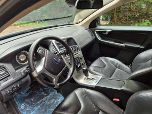 Brown Volvo XC60 2011 in Vilnius, with an engine capacity of 2.40 L and mileage of 276 thousand km for 8400 €, photo 12 on AUTOMOTO.COM.LV