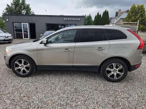 Brown Volvo XC60 2011 in Taurage, with an engine capacity of 2.40 L and mileage of 280 thousand km for 8000 €, photo 3 on AUTOMOTO.COM.LV