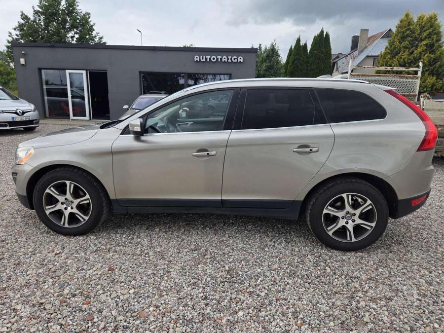 Brown Volvo XC60 2011 in Taurage, with an engine capacity of 2.40 L and mileage of 280 thousand km for 8000 €, photo 3 on AUTOMOTO.COM.LV