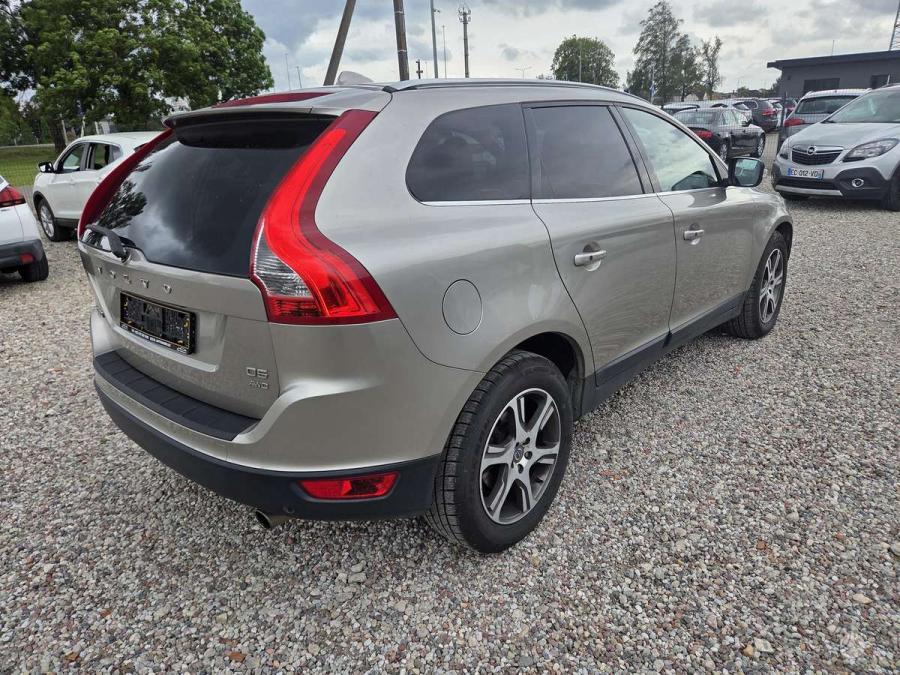 Brown Volvo XC60 2011 in Taurage, with an engine capacity of 2.40 L and mileage of 280 thousand km for 8000 €, photo 6 on AUTOMOTO.COM.LV