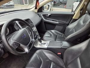 Brown Volvo XC60 2011 in Taurage, with an engine capacity of 2.40 L and mileage of 280 thousand km for 8000 €, photo 11 on AUTOMOTO.COM.LV
