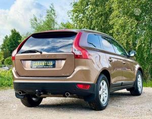 Brown Volvo XC60 2011 in Siauliai, with an engine capacity of 2.40 L and mileage of 267 thousand km for 11999 €, photo 5 on AUTOMOTO.COM.LV