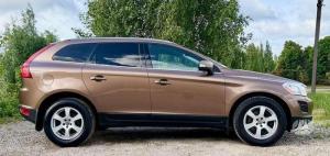 Brown Volvo XC60 2011 in Siauliai, with an engine capacity of 2.40 L and mileage of 267 thousand km for 11999 €, photo 12 on AUTOMOTO.COM.LV
