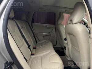 Brown Volvo XC60 2011 in Liepaja, with an engine capacity of 2.40 L and mileage of 239 thousand km for 9750 €, photo 6 on AUTOMOTO.COM.LV