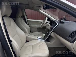 Brown Volvo XC60 2011 in Liepaja, with an engine capacity of 2.40 L and mileage of 239 thousand km for 9750 €, photo 7 on AUTOMOTO.COM.LV