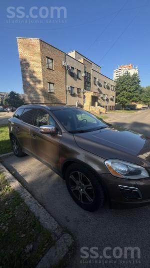 Brūns Volvo XC60 2011 Rīga, ar dzinēja tilpumu 2.40 L un nobraukumu 305 tūkst. km par 7300 €, foto  vietnē AUTOMOTO.COM.LV