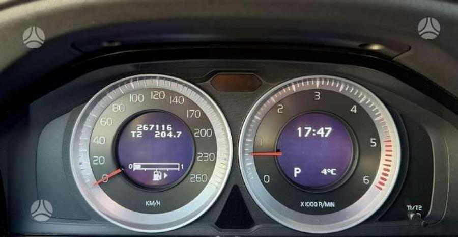 Brūns Volvo XC60 2011 Šauļi, ar dzinēja tilpumu 2.40 L un nobraukumu 267 tūkst. km par 11999 €, foto 37 vietnē AUTOMOTO.COM.LV