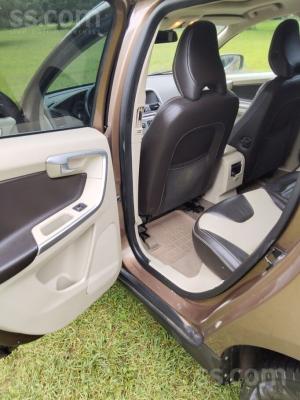 Brūns Volvo XC60 2011 Jēkabpils, ar dzinēja tilpumu 2.40 L un nobraukumu 295 tūkst. km par 9800 €, foto 10 vietnē AUTOMOTO.COM.LV