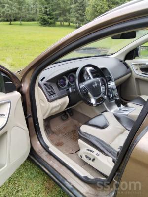 Brūns Volvo XC60 2011 Jēkabpils, ar dzinēja tilpumu 2.40 L un nobraukumu 295 tūkst. km par 9800 €, foto 11 vietnē AUTOMOTO.COM.LV