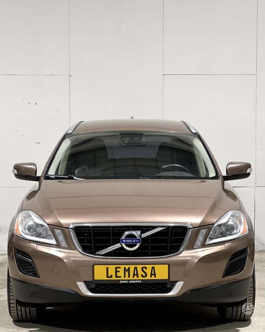 Brūns Volvo XC60 2011 Klaipėda, ar dzinēja tilpumu 2.40 L un nobraukumu 233 tūkst. km par 6999 €, foto 10 vietnē AUTOMOTO.COM.LV