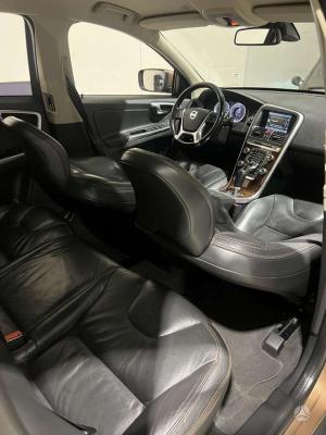 Brūns Volvo XC60 2011 Klaipėda, ar dzinēja tilpumu 2.40 L un nobraukumu 233 tūkst. km par 6999 €, foto 21 vietnē AUTOMOTO.COM.LV