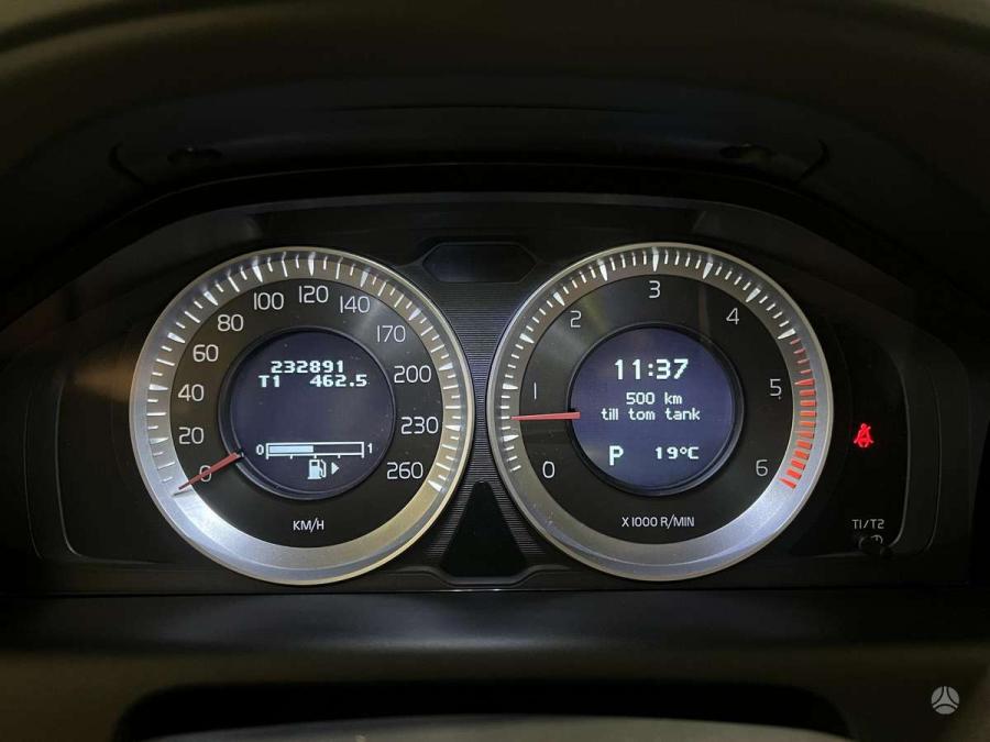 Brūns Volvo XC60 2011 Klaipėda, ar dzinēja tilpumu 2.40 L un nobraukumu 233 tūkst. km par 6999 €, foto 23 vietnē AUTOMOTO.COM.LV