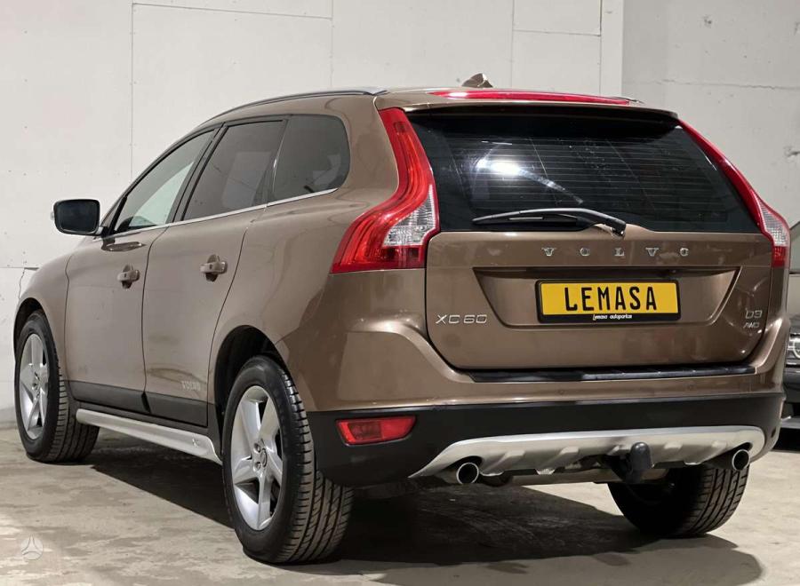 Brūns Volvo XC60 2011 Klaipėda, ar dzinēja tilpumu 2.40 L un nobraukumu 233 tūkst. km par 6999 €, foto 26 vietnē AUTOMOTO.COM.LV
