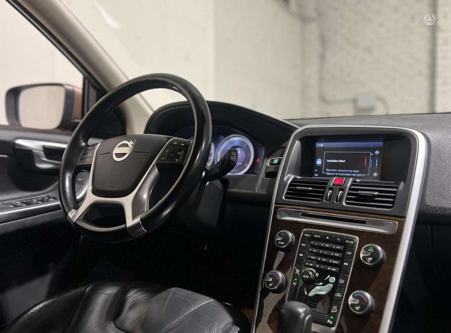 Brūns Volvo XC60 2011 Klaipėda, ar dzinēja tilpumu 2.40 L un nobraukumu 233 tūkst. km par 6999 €, foto 29 vietnē AUTOMOTO.COM.LV