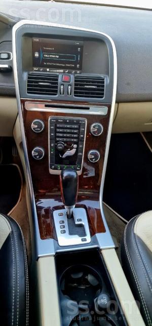 Brūns Volvo XC60 2011 Rīga, ar dzinēja tilpumu 2.00 L un nobraukumu 221 tūkst. km par 10200 €, foto 14 vietnē AUTOMOTO.COM.LV