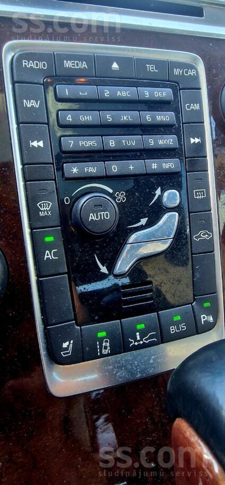 Brūns Volvo XC60 2011 Rīga, ar dzinēja tilpumu 2.00 L un nobraukumu 221 tūkst. km par 10200 €, foto 15 vietnē AUTOMOTO.COM.LV