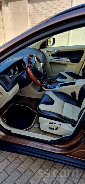 Brūns Volvo XC60 2011 Rīga, ar dzinēja tilpumu 2.00 L un nobraukumu 221 tūkst. km par 10200 €, foto 18 vietnē AUTOMOTO.COM.LV