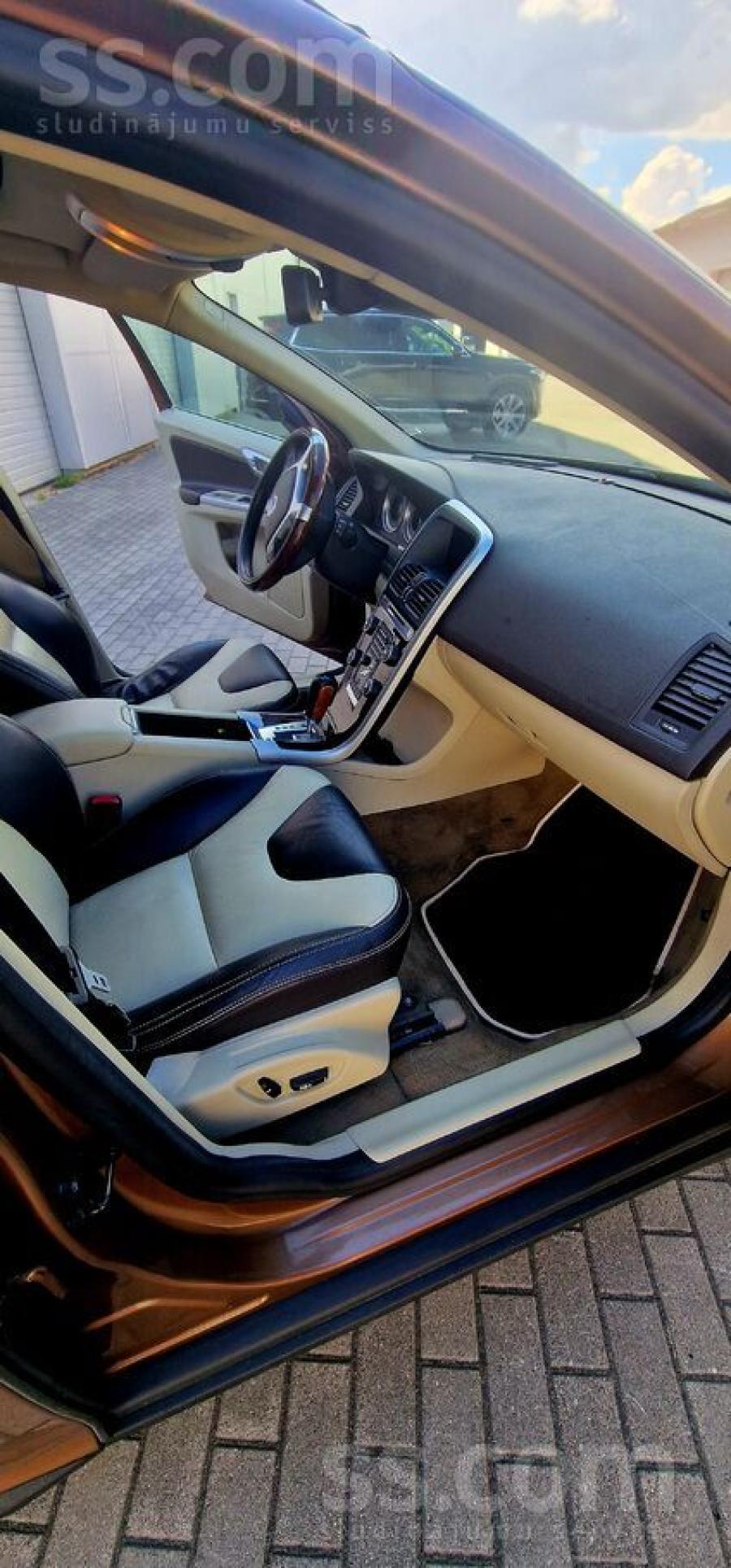 Brūns Volvo XC60 2011 Rīga, ar dzinēja tilpumu 2.00 L un nobraukumu 221 tūkst. km par 10200 €, foto 20 vietnē AUTOMOTO.COM.LV