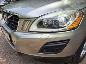 Brown Volvo XC60 2011 in Vilnius, with an engine capacity of 2.40 L and mileage of 290 thousand km for 7500 €, photo  on AUTOMOTO.COM.LV