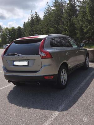 Brown Volvo XC60 2011 in Vilnius, with an engine capacity of 2.40 L and mileage of 290 thousand km for 7500 €, photo 9 on AUTOMOTO.COM.LV