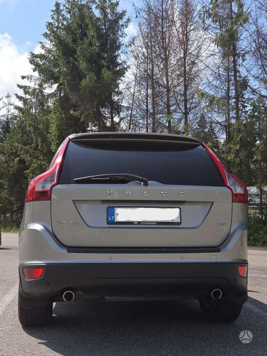 Brown Volvo XC60 2011 in Vilnius, with an engine capacity of 2.40 L and mileage of 290 thousand km for 7500 €, photo 12 on AUTOMOTO.COM.LV