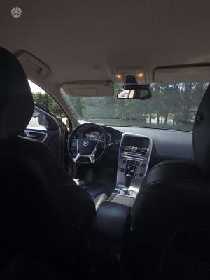 Brown Volvo XC60 2011 in Vilnius, with an engine capacity of 2.40 L and mileage of 290 thousand km for 7500 €, photo 14 on AUTOMOTO.COM.LV