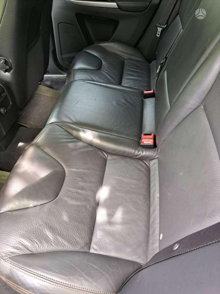 Brown Volvo XC60 2011 in Vilnius, with an engine capacity of 2.40 L and mileage of 290 thousand km for 7500 €, photo 22 on AUTOMOTO.COM.LV