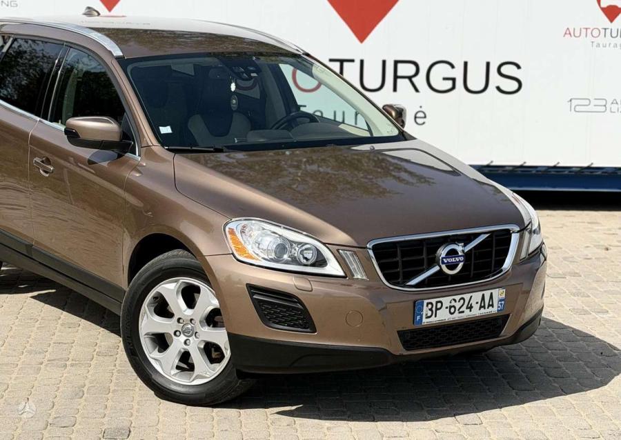 Brūns Volvo XC60 2011 Tauragė, ar dzinēja tilpumu 2.40 L un nobraukumu 276 tūkst. km par 7800 €, foto 3 vietnē AUTOMOTO.COM.LV