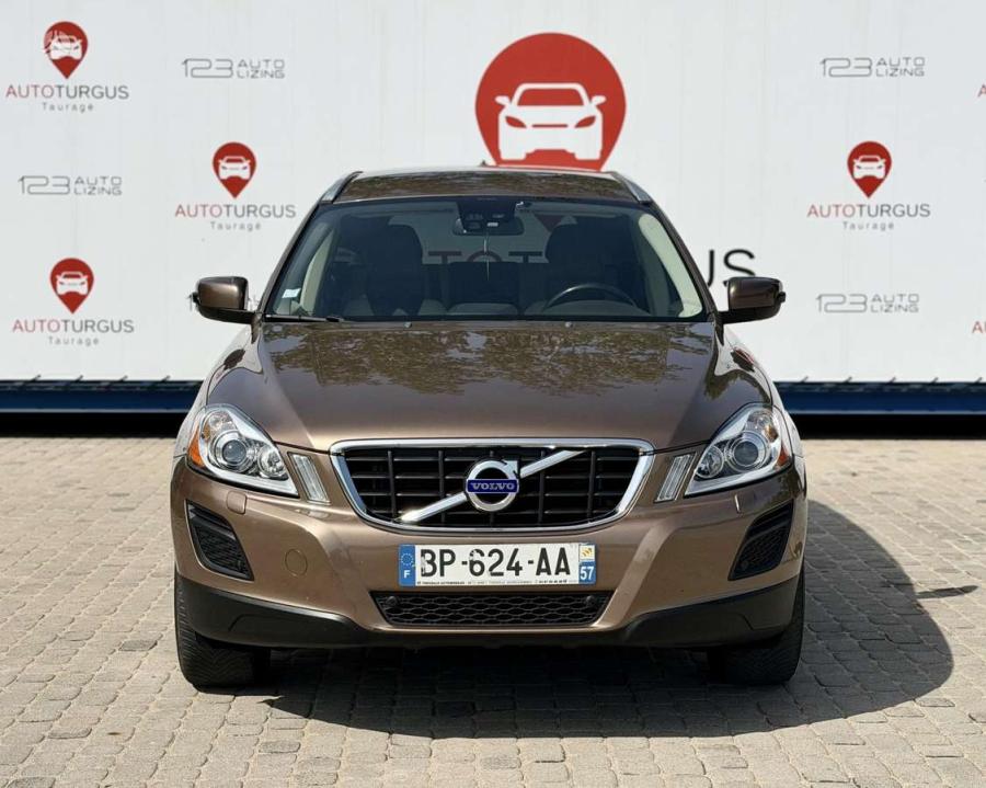 Brūns Volvo XC60 2011 Tauragė, ar dzinēja tilpumu 2.40 L un nobraukumu 276 tūkst. km par 7800 €, foto 10 vietnē AUTOMOTO.COM.LV