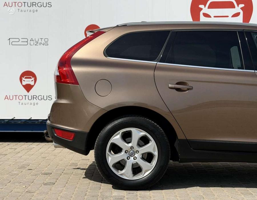 Brūns Volvo XC60 2011 Tauragė, ar dzinēja tilpumu 2.40 L un nobraukumu 276 tūkst. km par 7800 €, foto 13 vietnē AUTOMOTO.COM.LV
