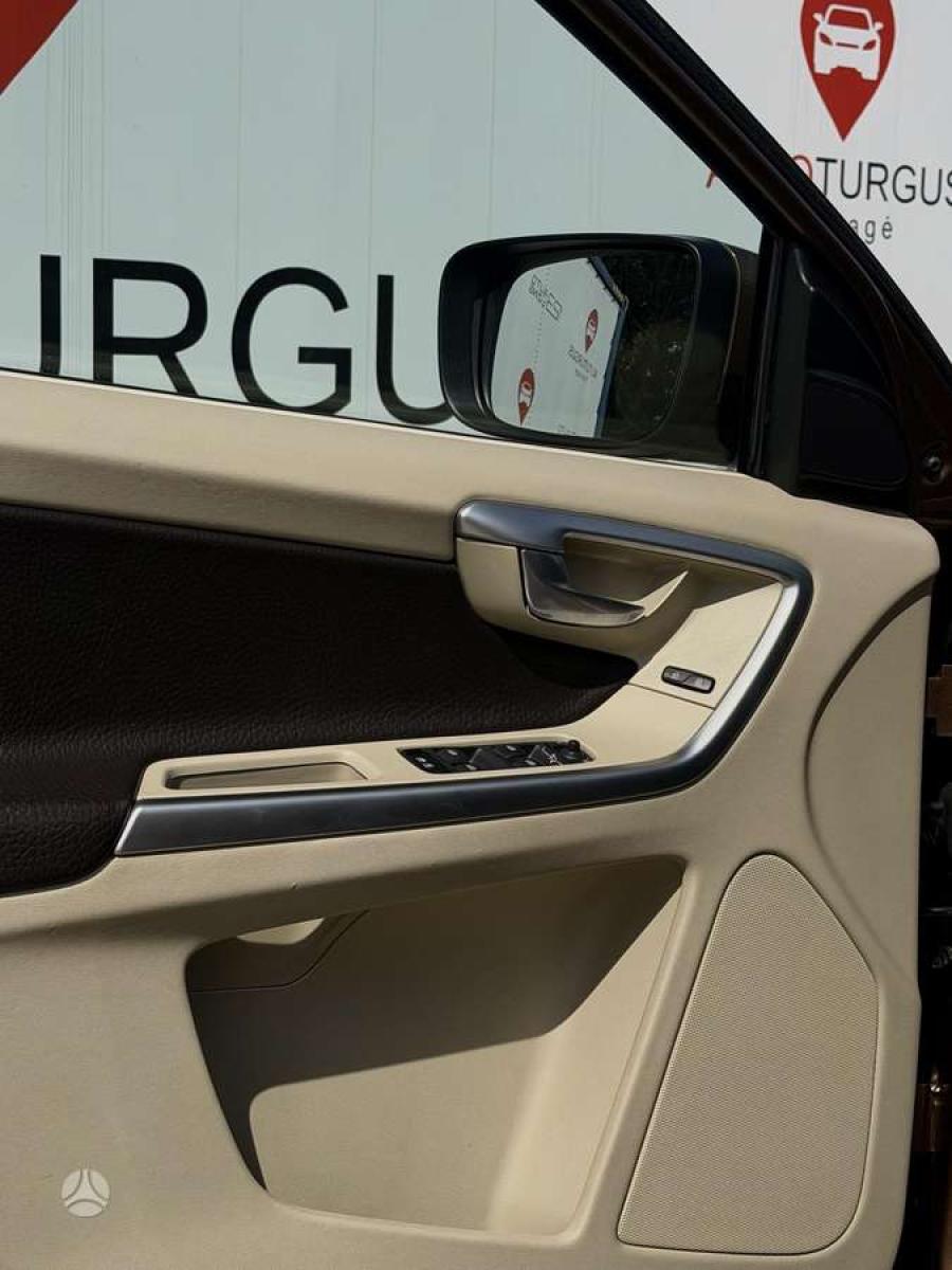 Brūns Volvo XC60 2011 Tauragė, ar dzinēja tilpumu 2.40 L un nobraukumu 276 tūkst. km par 7800 €, foto 30 vietnē AUTOMOTO.COM.LV