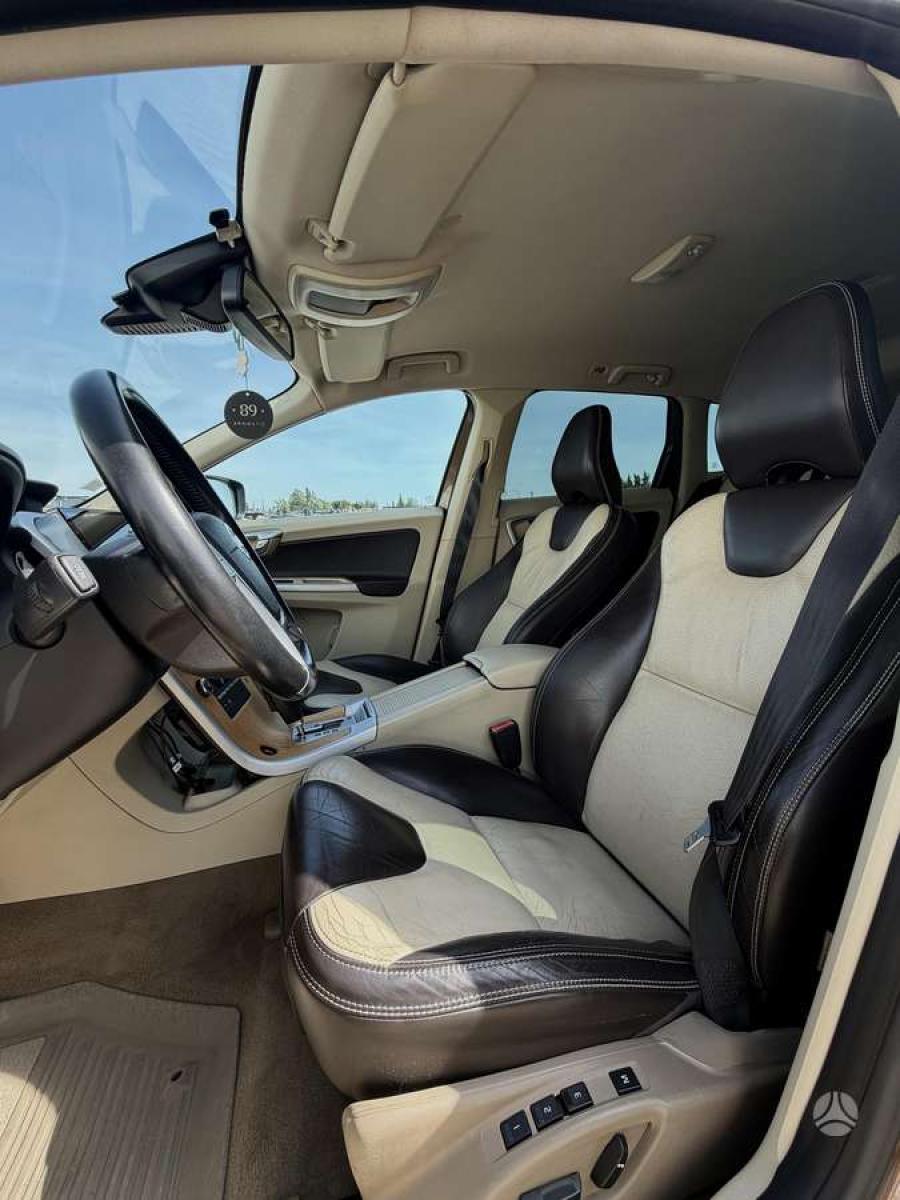 Brūns Volvo XC60 2011 Tauragė, ar dzinēja tilpumu 2.40 L un nobraukumu 276 tūkst. km par 7800 €, foto 31 vietnē AUTOMOTO.COM.LV