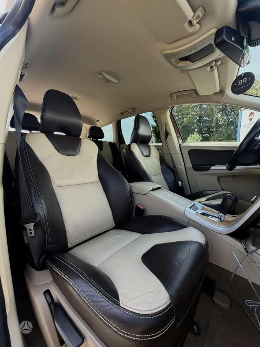 Brūns Volvo XC60 2011 Tauragė, ar dzinēja tilpumu 2.40 L un nobraukumu 276 tūkst. km par 7800 €, foto 32 vietnē AUTOMOTO.COM.LV