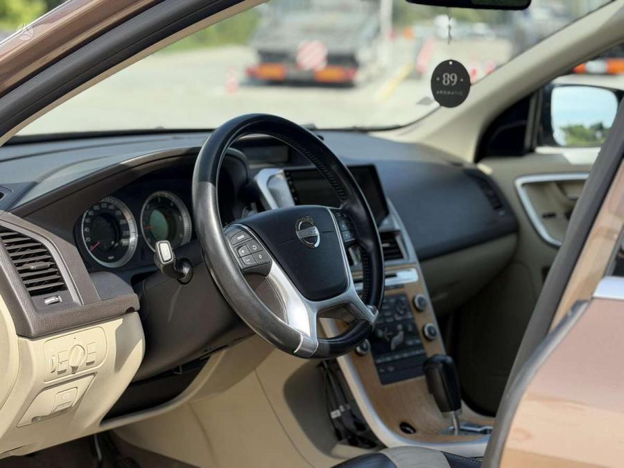 Brūns Volvo XC60 2011 Tauragė, ar dzinēja tilpumu 2.40 L un nobraukumu 276 tūkst. km par 7800 €, foto 44 vietnē AUTOMOTO.COM.LV
